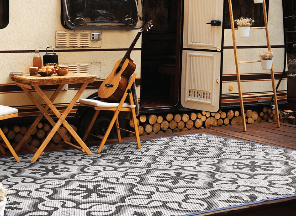 5 Outdoor Camping Rugs You Need for Your Outdoorsy Adventures