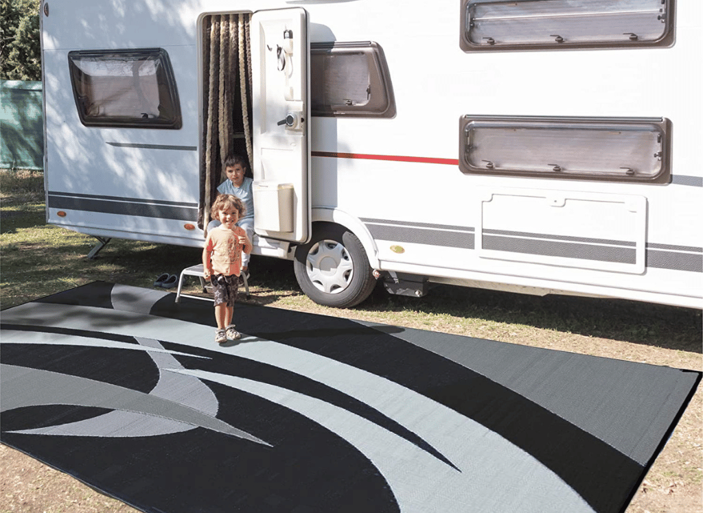 5 Outdoor Camping Rugs You Need for Your Outdoorsy Adventures